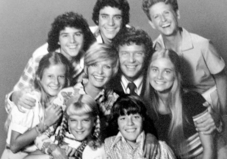 13 Timeless TV Shows Boomers Grew Up Watching Every Week | Retiredom